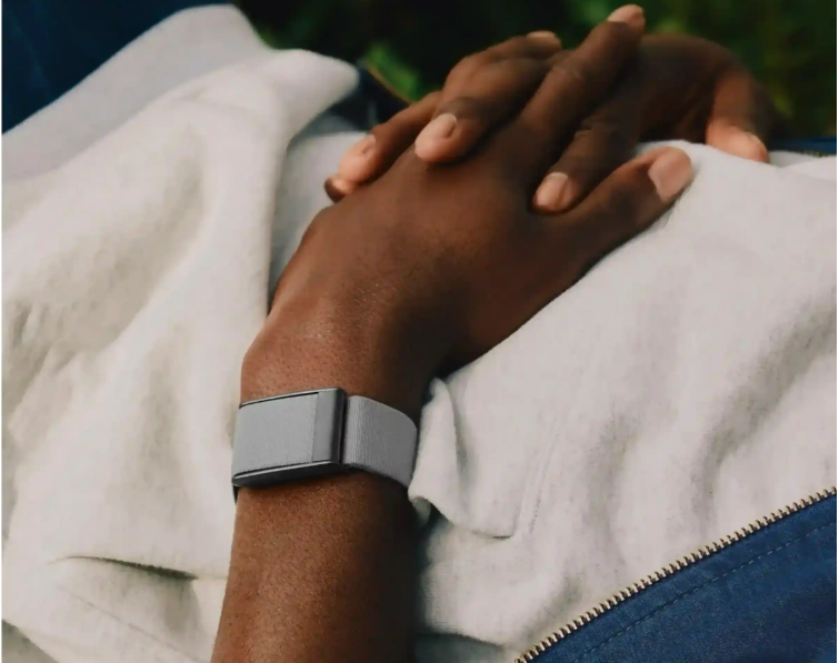 WHOOP vs Oura: Which Wearable Tracks Your Health Better?