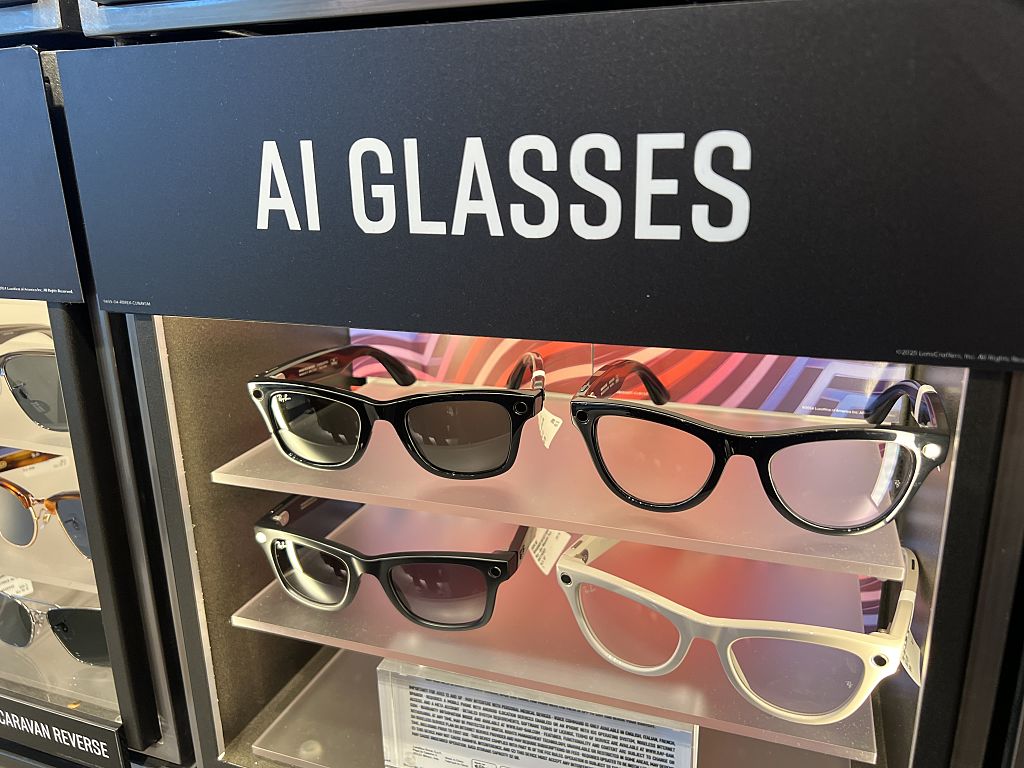 Meta’s smart glasses spark privacy fight on Reddit | Cybernews