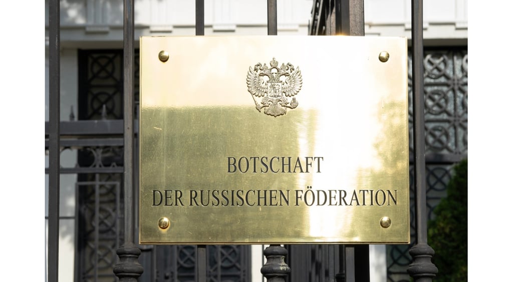 Austria expels Russian diplomats over spy network | Cybernews