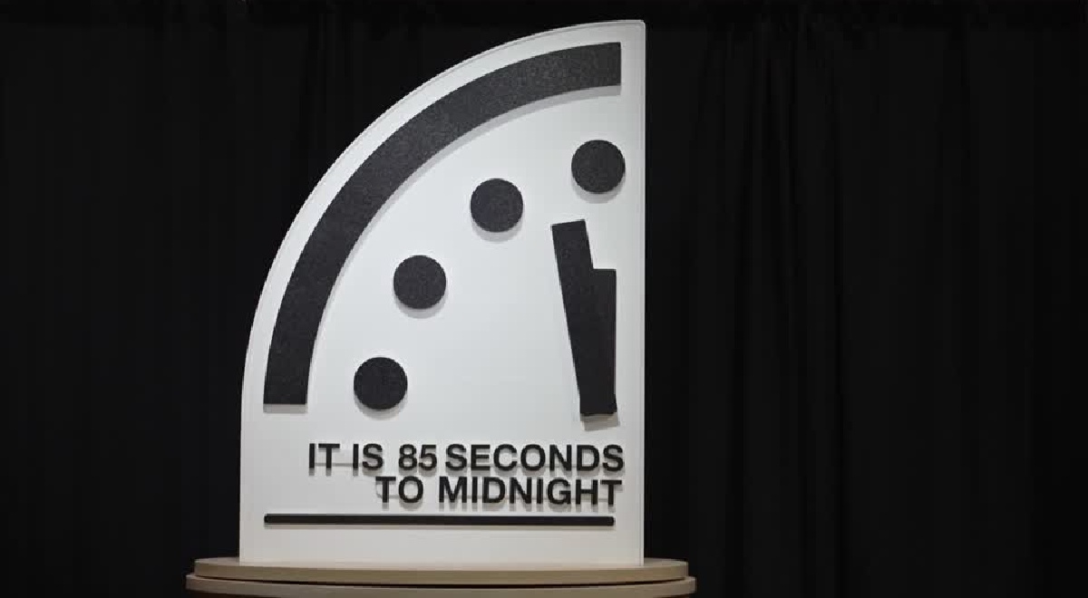 Scientists set Doomsday Clock closer to midnight | Cybernews