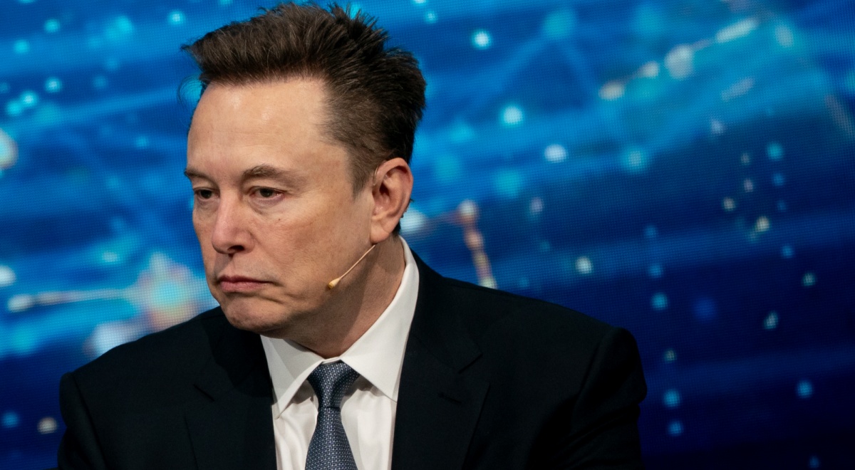 Musk’s xAI hires Wall Street pros to train Grok AI | Cybernews